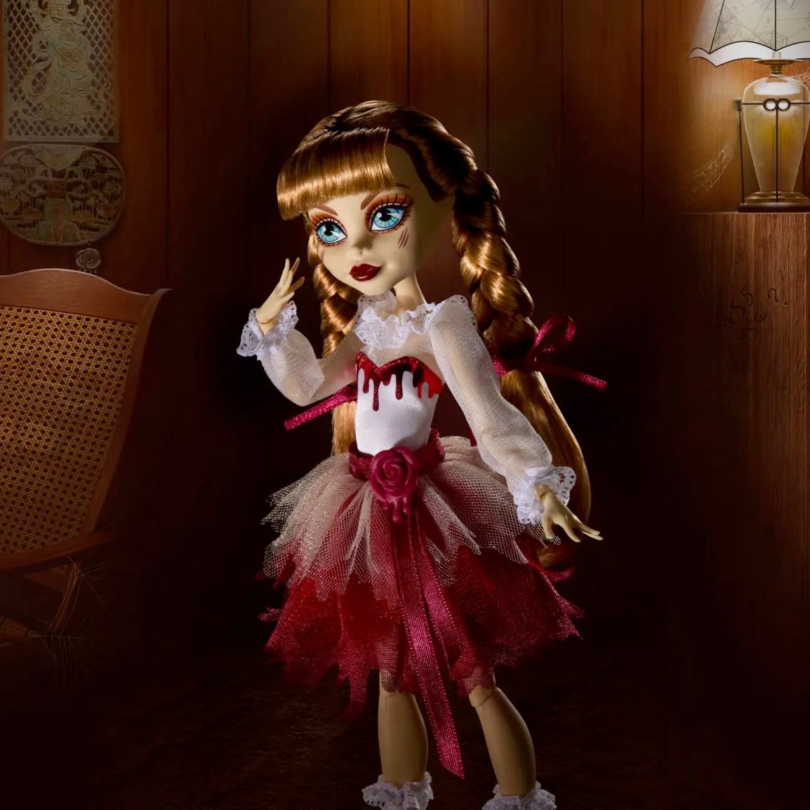 “Barbie macabra”? Mattel lança boneca Annabelle, de Invocação do Mal ...